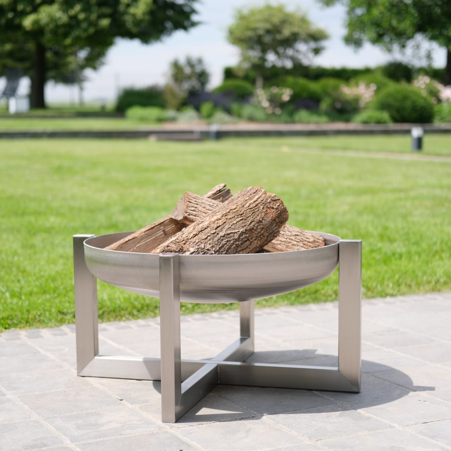 Designer Edelstahl Feuerschale “Exzentrik” mit Deckel | Stahlkunst