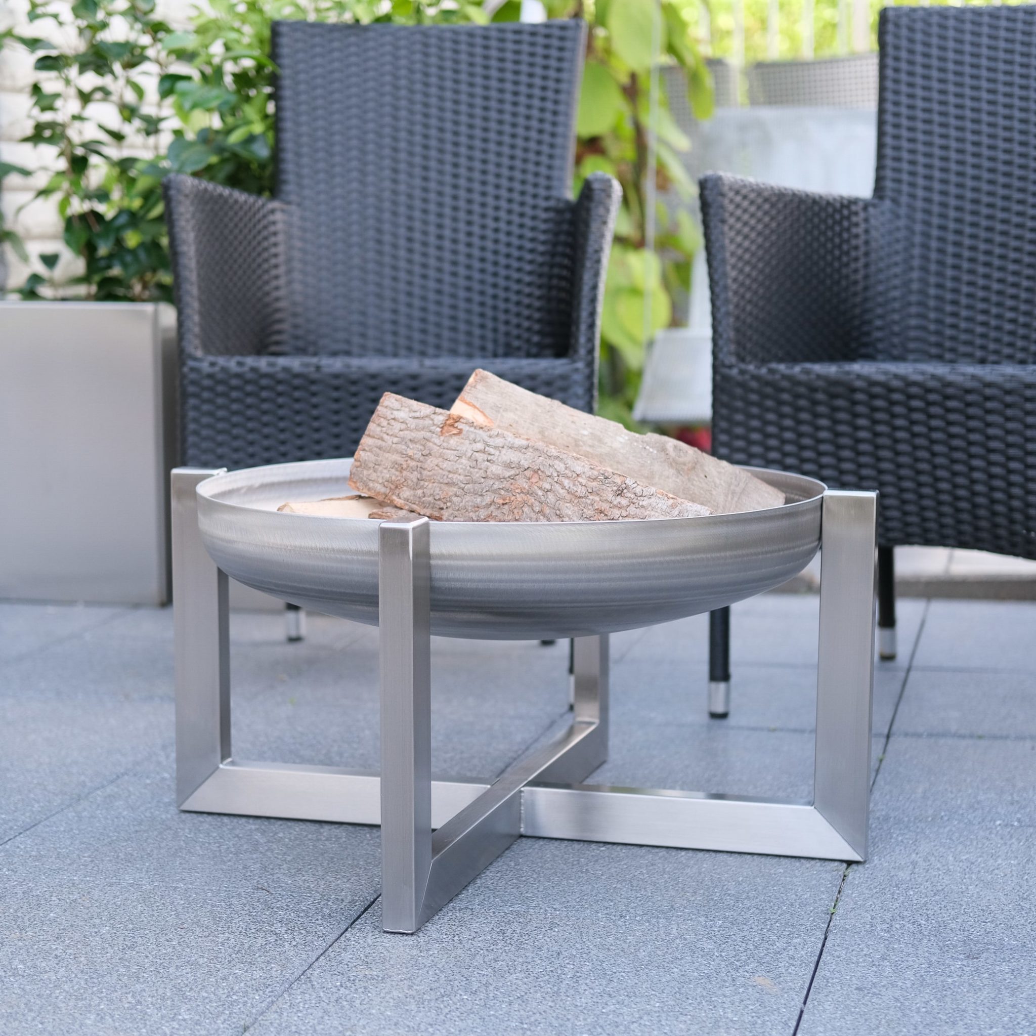 Designer Edelstahl Feuerschale „Exzentrik“ mit Deckel | Stahlkunst